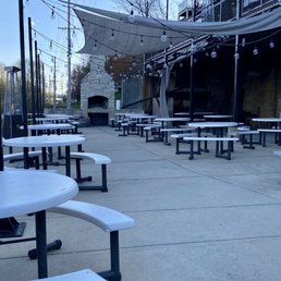 HENDRICKS BBQ - Updated March 2025 - 441 Photos & 693 Reviews - 1200 S ...