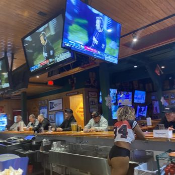 WINGHOUSE BAR & GRILL - CLEARWATER - Updated September 2025 - 158 ...