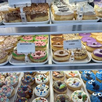 MOON DONUTS - Updated November 2024 - 630 Photos & 429 Reviews - 1000 ...