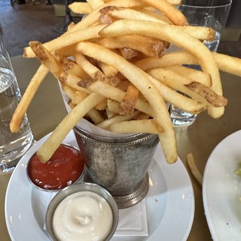 RH CHICAGO | THE GALLERY AT THE THREE ARTS CLUB - Updated October 2025 ...