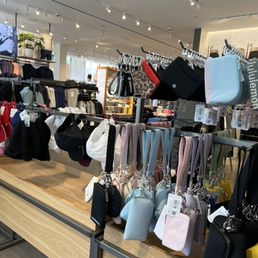Lululemon Reviews | Read Customer Service Reviews of lululemon.com