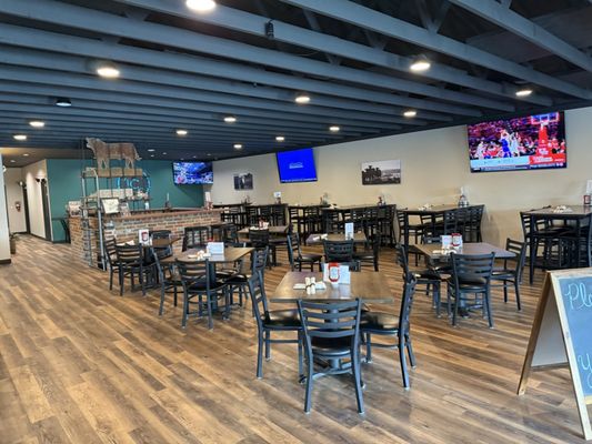 THE LOADING CHUTE - Updated October 2025 - 12 Photos - 114 N 3rd St ...