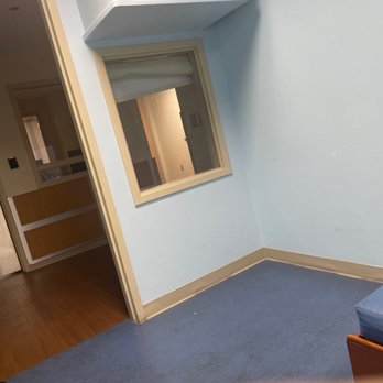 HOLY CROSS HOSPITAL - Updated November 2024 - 72 Photos & 309 Reviews ...