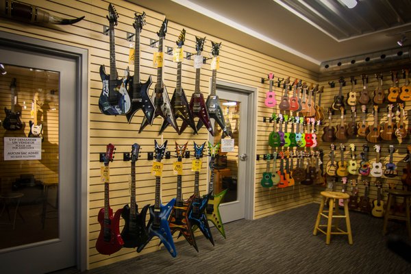Steves Music Store Updated April 2025 36 Photos And 29 Reviews 150 Rue Saint Catherine E