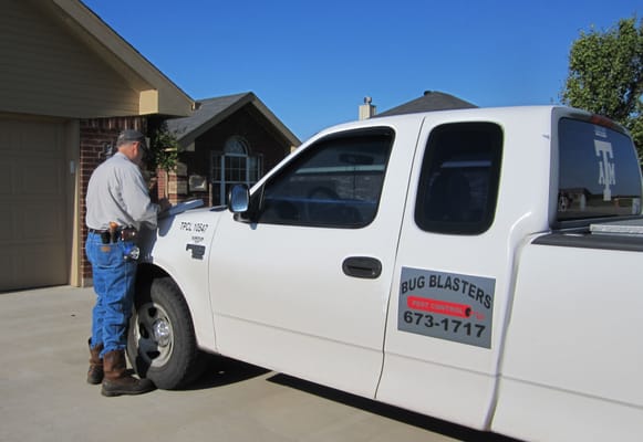 BUG BLASTERS PEST CONTROL - Updated October 2025 - 18 Photos - 1433 ...