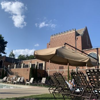 EDGEWORTH CLUB - Updated January 2026 - 18 Photos - 511 East Dr ...