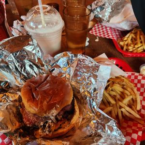 SMALL CHEVAL- LINCOLN PARK - Updated October 2025 - 38 Photos & 26 ...