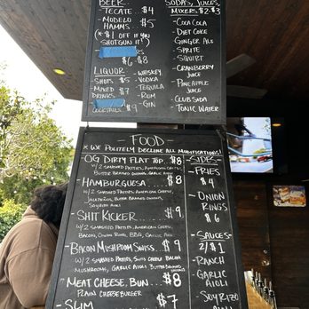 THE FRIENDLY TAVERN - Updated December 2024 - 616 Photos & 535 Reviews ...