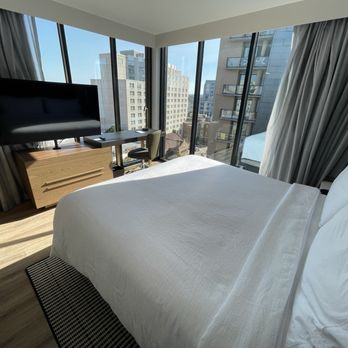 EMBASSY SUITES BY HILTON MADISON DOWNTOWN - Updated December 2025 - 108 ...