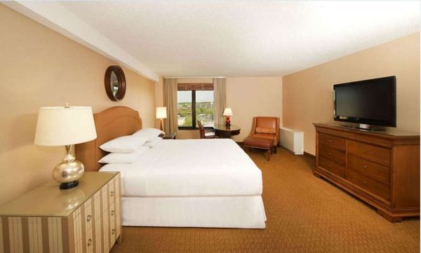 DOUBLETREE BY HILTON HOTEL BLOOMINGTON - MINNEAPOLIS SOUTH - 211 Photos ...
