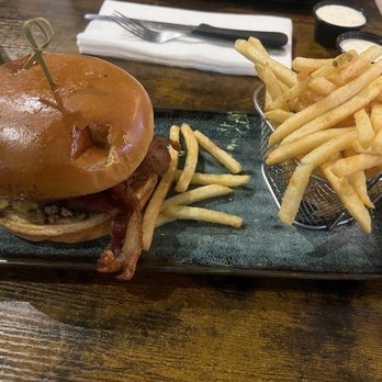 LOUD BURGER - Updated September 2025 - 291 Photos & 334 Reviews - 22497 ...