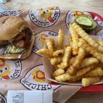 DAVE’S HOT CHICKEN - Updated June 2024 - 147 Photos & 142 Reviews - 542 ...