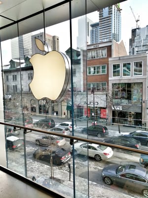 APPLE STORE - MONTREAL - Updated January 2026 - 31 photos & 69 avis ...