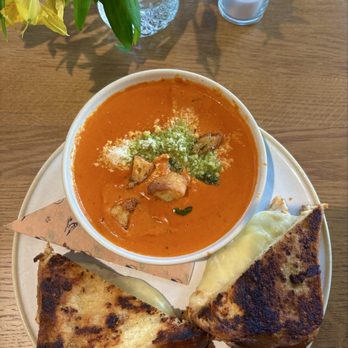 BIRDIE’S BARROOM AND KITCHEN - Updated July 2025 - 163 Photos & 94 ...