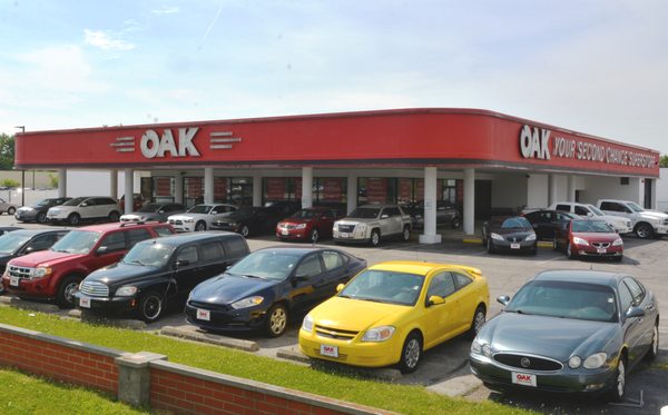 OAK MOTORS - Updated January 2026 - 47 Photos & 26 Reviews - 5075 W ...