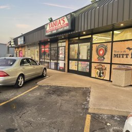 TANIA’S PIZZA - Updated September 2025 - 206 Photos & 229 Reviews ...