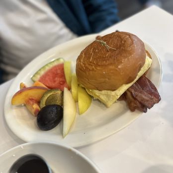 JUNEBERRY TABLE - Updated February 2025 - 244 Photos & 154 Reviews ...