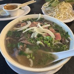 VIET PHO & GRILL - Updated June 2025 - 180 Photos & 293 Reviews - 1640 ...