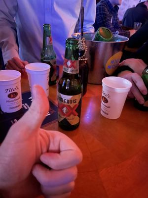 BAR W - Updated December 2025 - 88 Photos & 35 Reviews - 2926 Maple Ave ...