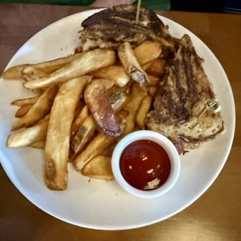 THE GRUMPY GEORGE PUB & GRUB - Updated December 2025 - 124 Photos & 142 ...