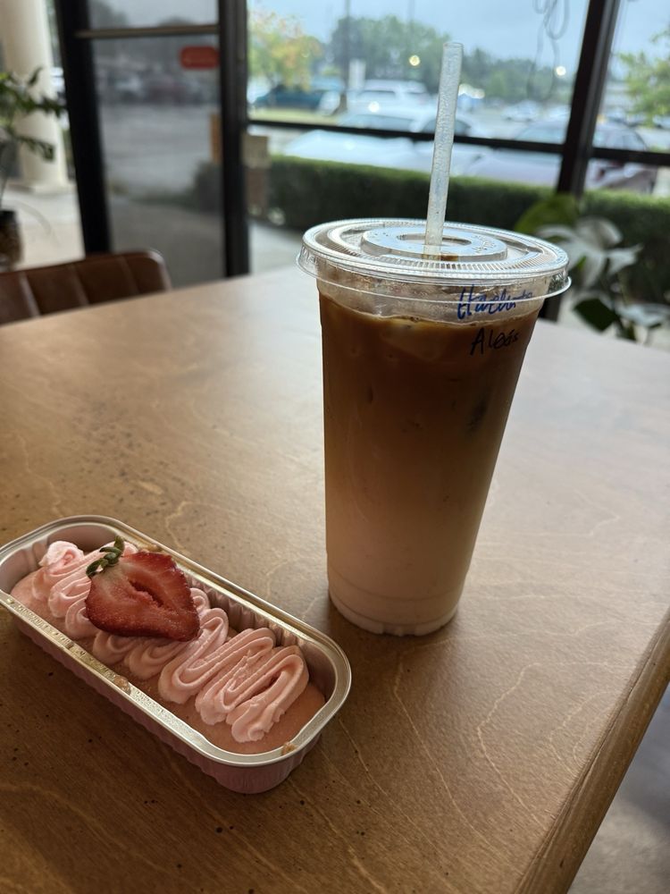 DULCE VIDA CAFÉ - Updated September 2025 - 42 Photos & 11 Reviews ...