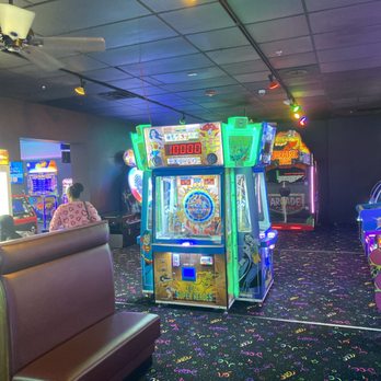 SMILEY - Updated January 2026 - 198 Photos & 94 Reviews - 5729 E 86th ...