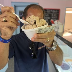 FOUR SEAS ICE CREAM - Updated October 2025 - 165 Photos & 306 Reviews ...