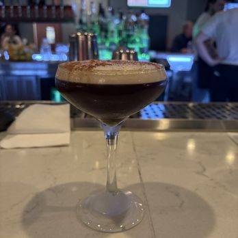 PUB W - Updated November 2025 - 336 Photos & 264 Reviews - 4830 E 61st ...