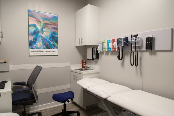 WATSON MEDICAL CLINIC - Updated December 2025 - 561 Eglinton Avenue W ...