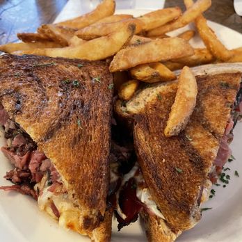 THE BOB HOUSE & THE REEL ‘N TAVERN - Updated January 2026 - 77 Photos ...