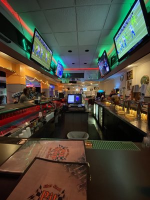 THE UPPER BLOCK BAR AND GRILL - Updated October 2025 - 11 Photos - 318 ...