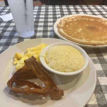 PELHAM DINER - Updated May 2025 - 113 Photos & 137 Reviews - 2147 ...