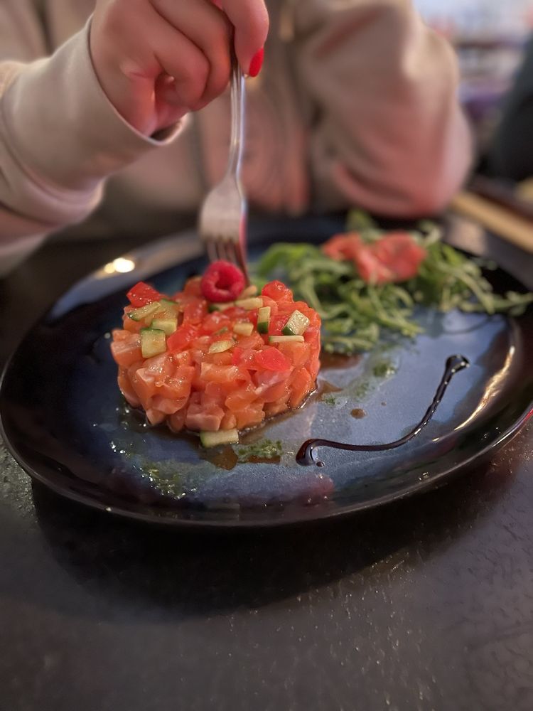 HUGO - Updated December 2025 - 66 Photos & 43 Reviews - 12 rue Papillon ...