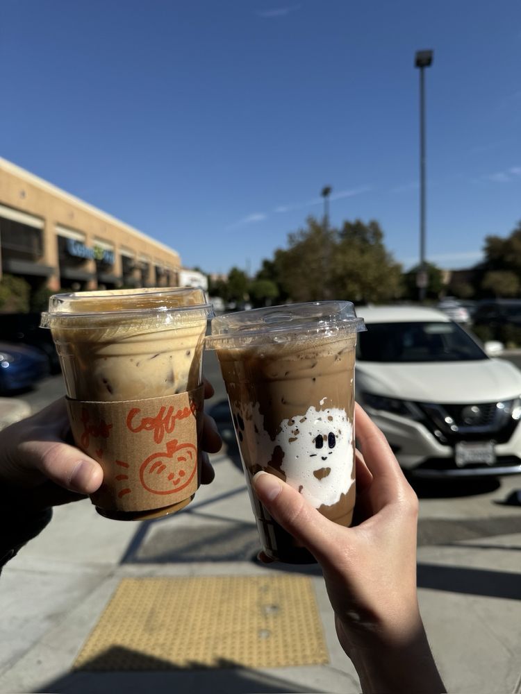 LOS COFFEEHOLICS - Updated November 2025 - 42 Photos & 28 Reviews ...