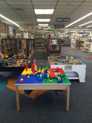 MARPLE PUBLIC LIBRARY - Updated November 2025 - 12 Photos - 2599 Sproul ...