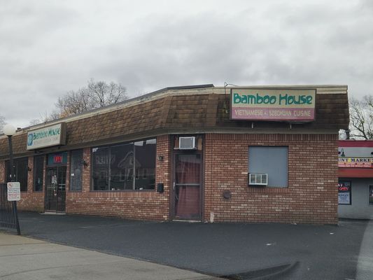 BAMBOO HOUSE - Updated January 2026 - 79 Photos & 117 Reviews - 676 ...