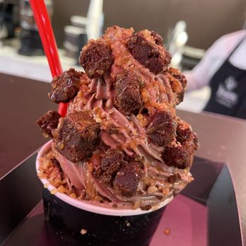 HAMPTON CHOCOLATE FACTORY - Updated July 2024 - 394 Photos & 158 ...