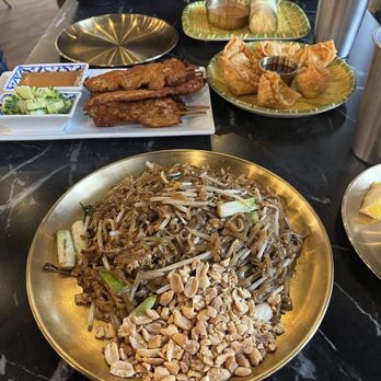 RUAM MIT THAI + LAO FOOD - Updated December 2025 - 416 Photos & 371 ...