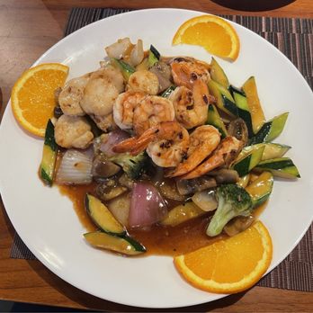 CHEF LINS ASIAN BISTRO - Updated April 2025 - 62 Photos & 22 Reviews ...