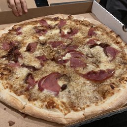 PENGUIN PIZZA - Updated December 2025 - 195 Photos & 625 Reviews - 735 ...