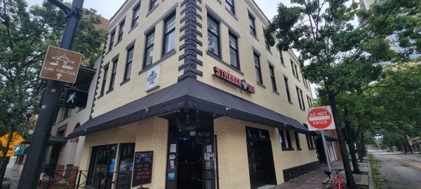 STAGGER INN - Updated October 2025 - 29 Photos & 46 Reviews - 100 E ...