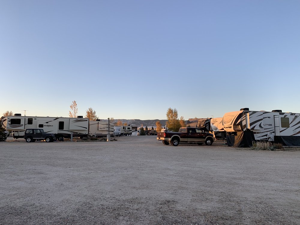 RIVERS EDGE RV & CABINS RESORT - Updated October 2025 - 22 Photos & 31 ...