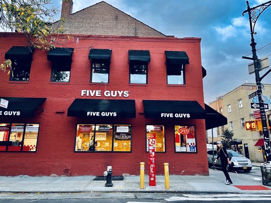 FIVE GUYS - 99 Photos & 250 Reviews - 296 Bleecker St, New York, New ...