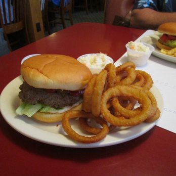 STREAMLINER - Updated August 2024 - 27 Photos & 41 Reviews - 201 E 9th ...