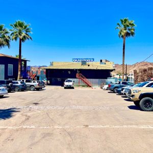 ROADRUNNER RESORT FLOATING DOCK BAR - Updated July 2024 - 27 Photos ...