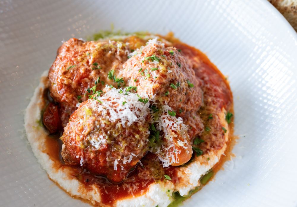 NUTRIO BAR AND RESTAURANT - Updated December 2025 - 19 Photos - 1800 ...