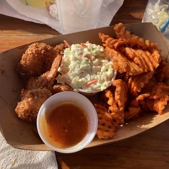 FISH HEADS BAR AND GRILL - Updated June 2024 - 390 Photos & 497 Reviews ...