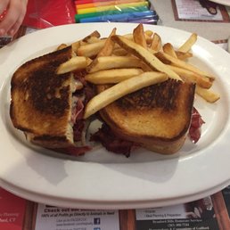 PARTHENON DINER-RESTAURANT - Updated July 2024 - 117 Photos & 198 ...