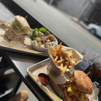 CAVANA’S PUB & GRUB - Updated June 2024 - 251 Photos & 417 Reviews - 36 ...