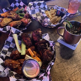 ED’S TAVERN - Updated October 2025 - 232 Photos & 257 Reviews - 2200 ...